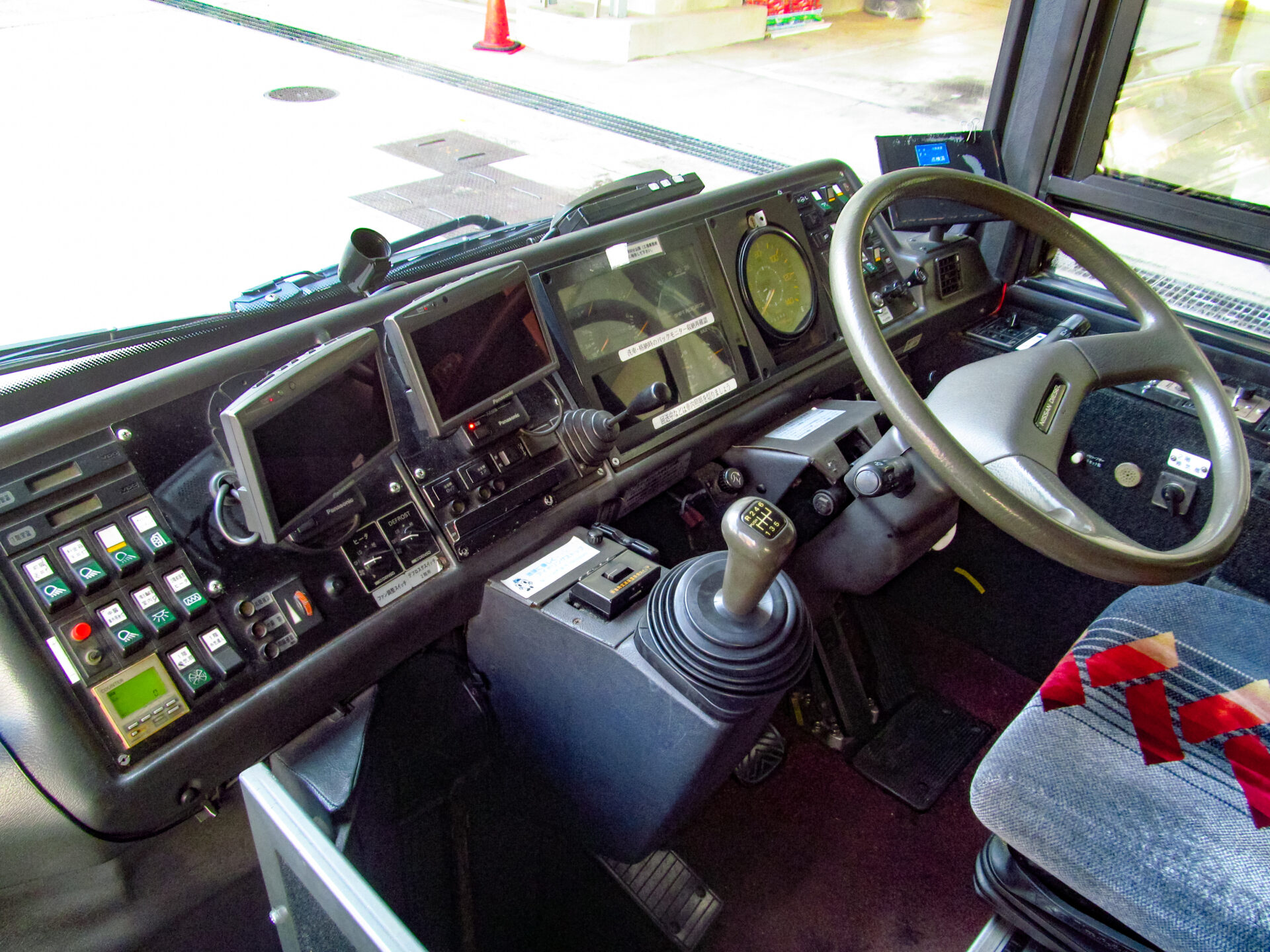 横浜市交通局 横浜22か8204（保土ヶ谷：3-4003） | わくわくバス