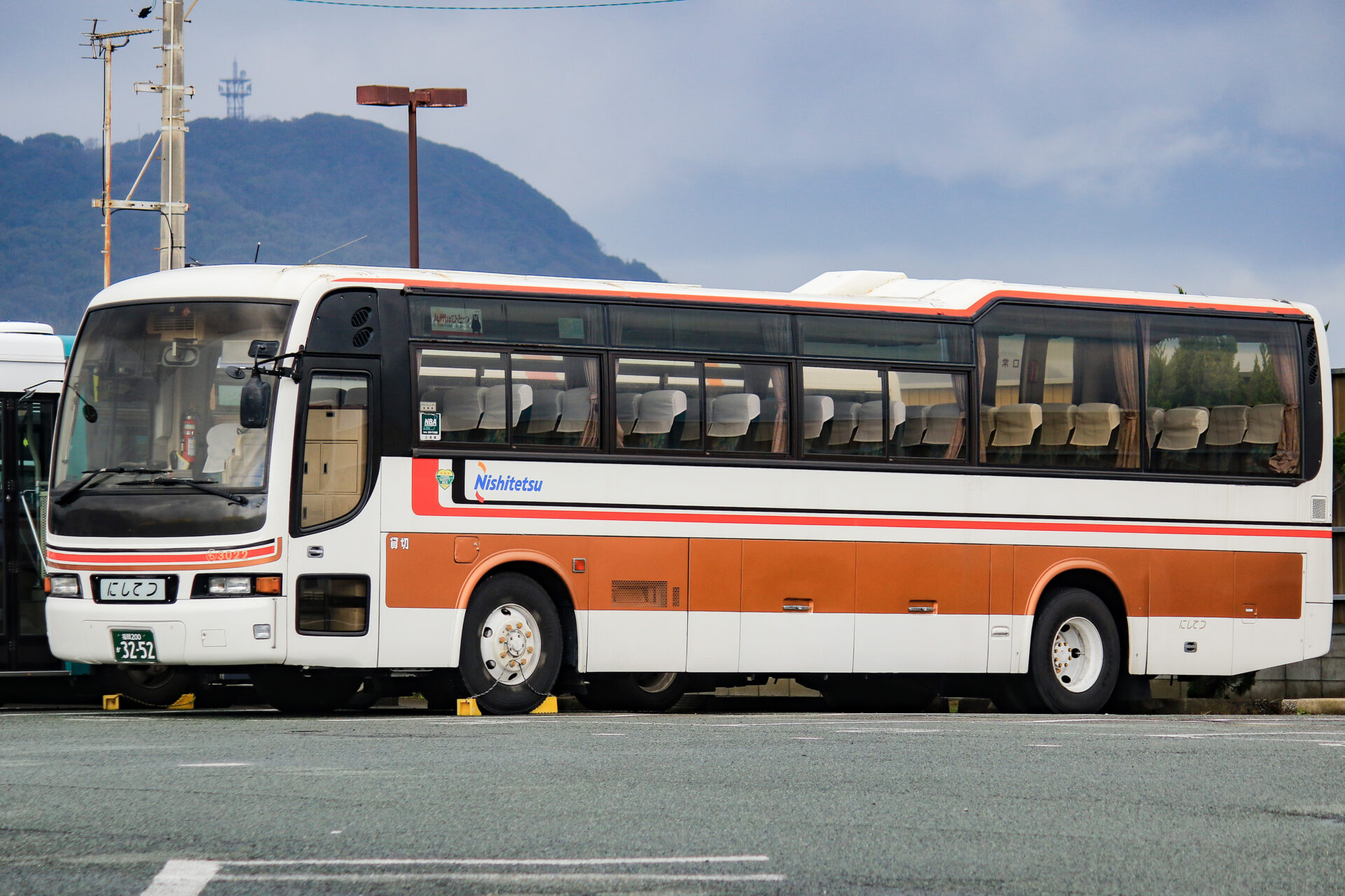 西日本鉄道 福岡200か3252（3022） | わくわくバス